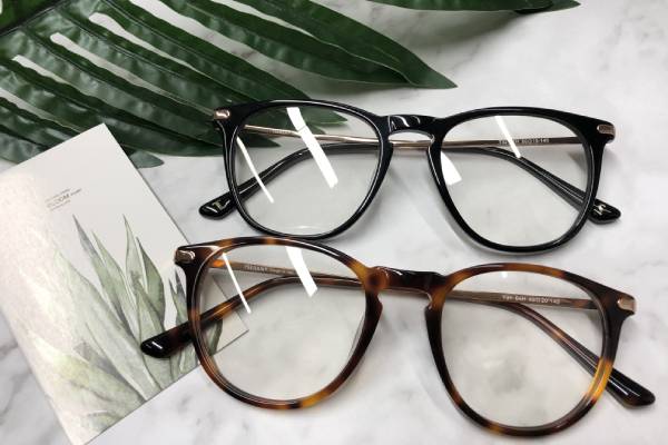 Why Do I Get Dizzy Looking At Computer Screen? | Carfia OPTICAL